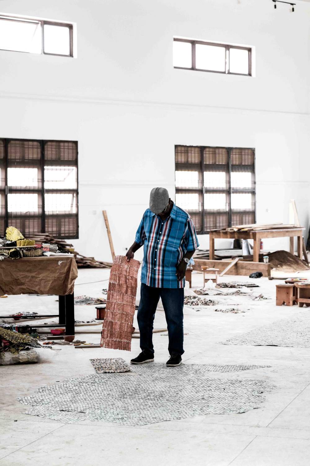 Lo studio-alveare di El Anatsui in Ghana, flessibile ed espandibile ...